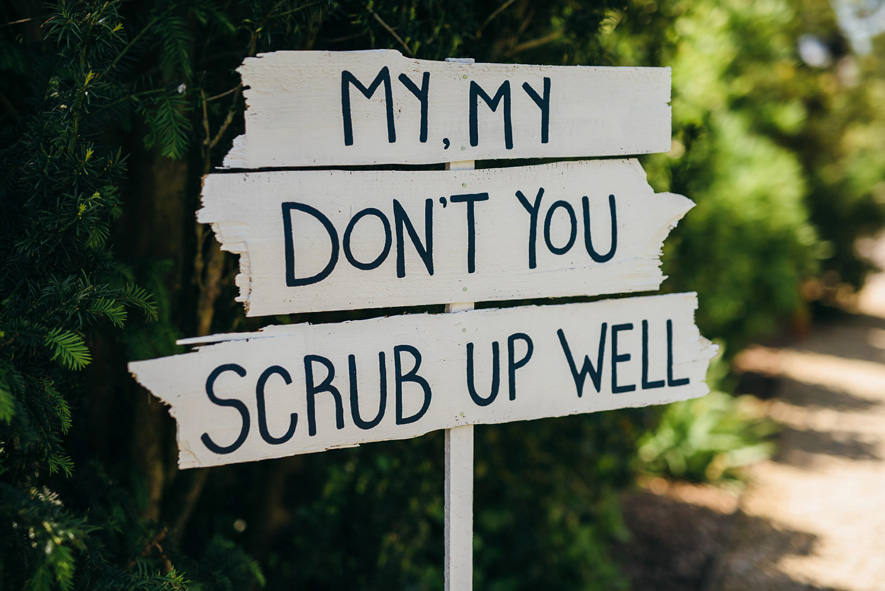 Clever funny wedding signs 60 photos - Astyledwedding.com